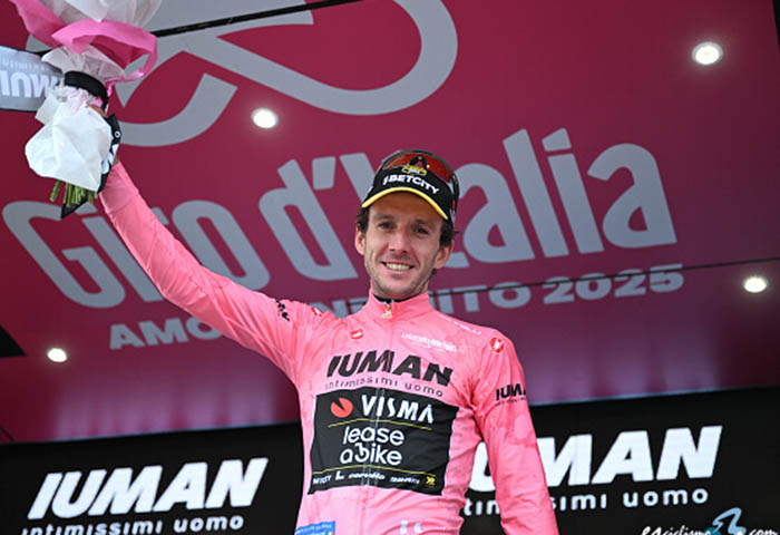 Simon Yates, nuevo líder del Giro
