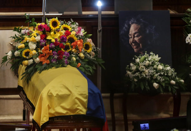 El colorido adiós a Totó La Momposina
